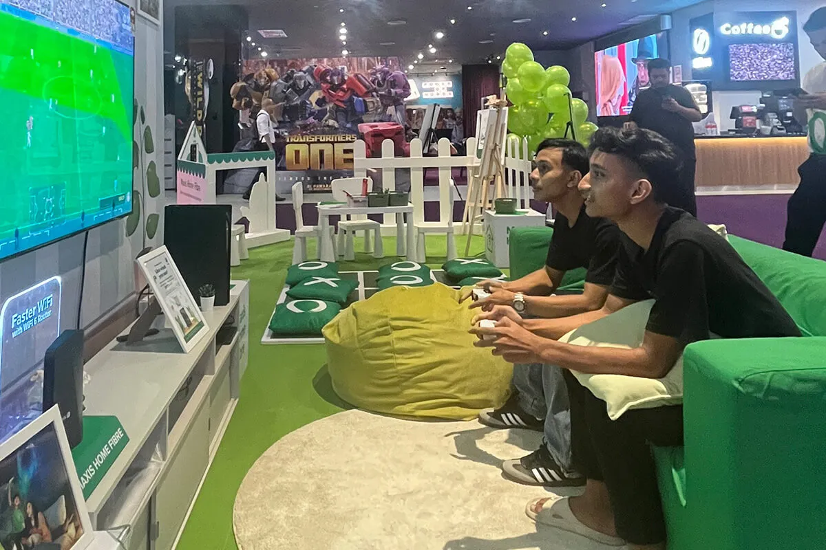 The Community Happenings of Maxis