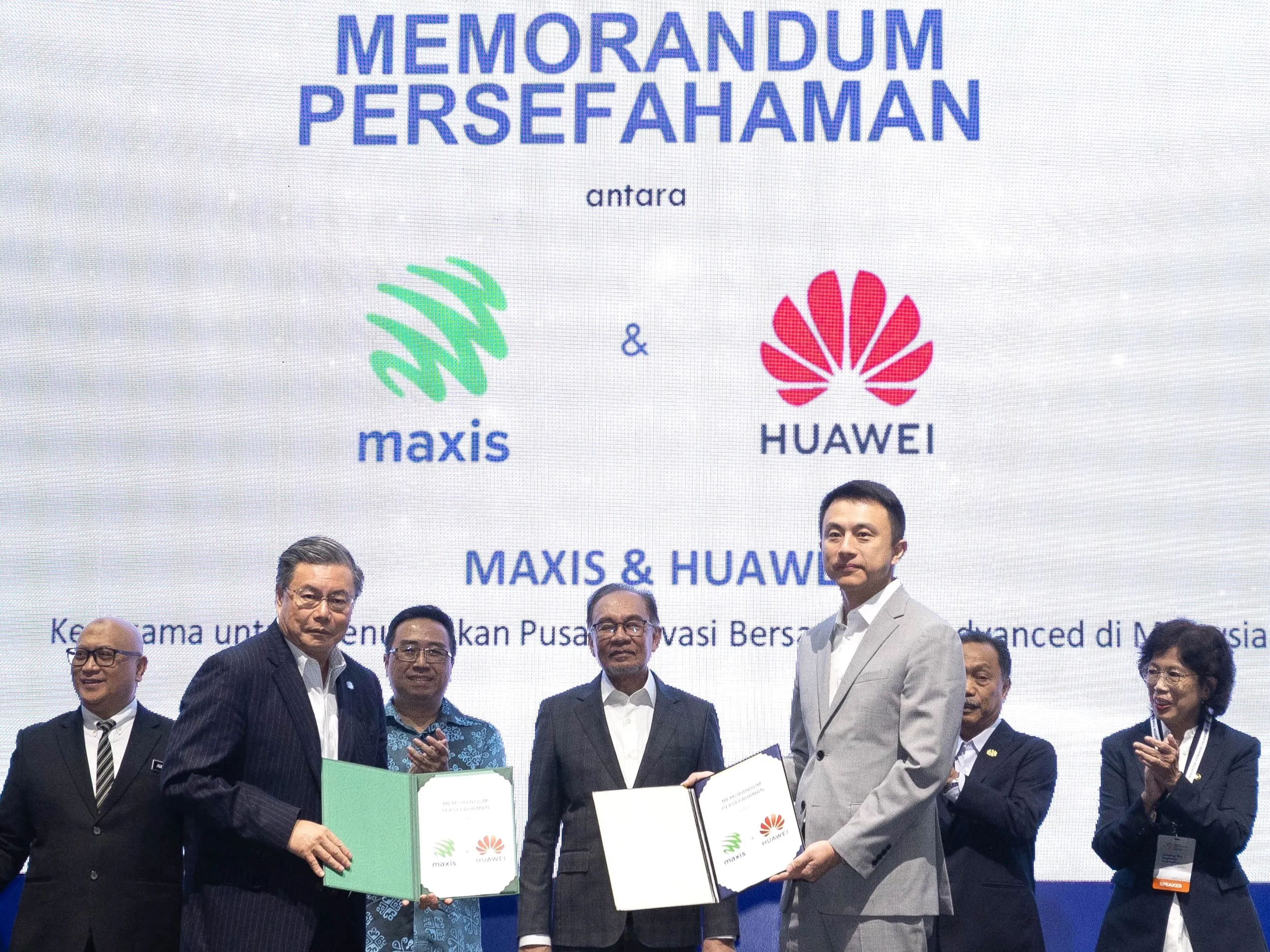 Maxis and Huawei team up on 5G-Advanced Joint Innovation Centre to ...